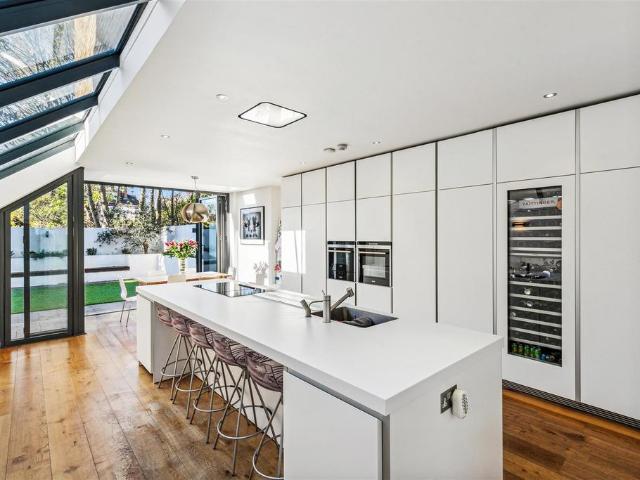 4 bedroom semi detached house for sale