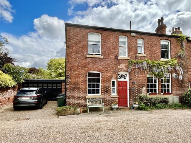 4 bedroom semi detached house for sale