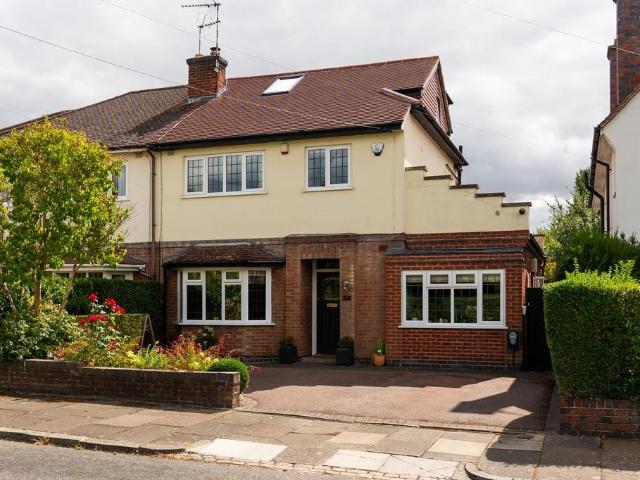 4 bedroom semi detached house for sale