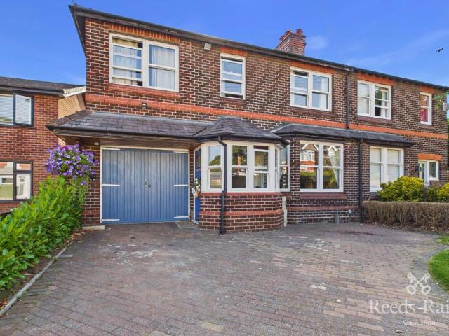 4 bedroom semi detached house for sale