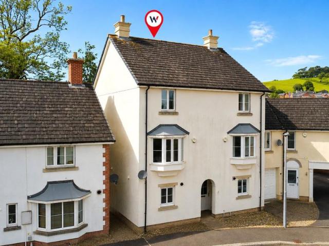 4 bedroom semi detached house for sale
