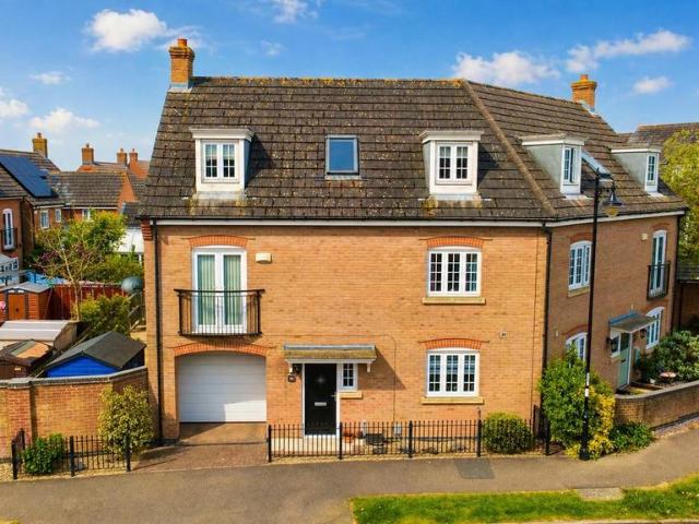 4 bedroom semi detached house for sale