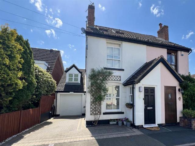 4 bedroom semi detached house for sale