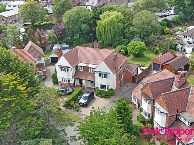 4 bedroom semi detached house for sale