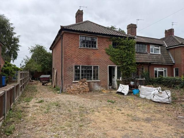 4 bedroom semi detached house for sale