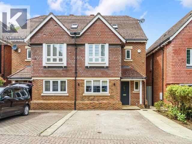 4 bedroom semi detached house for sale