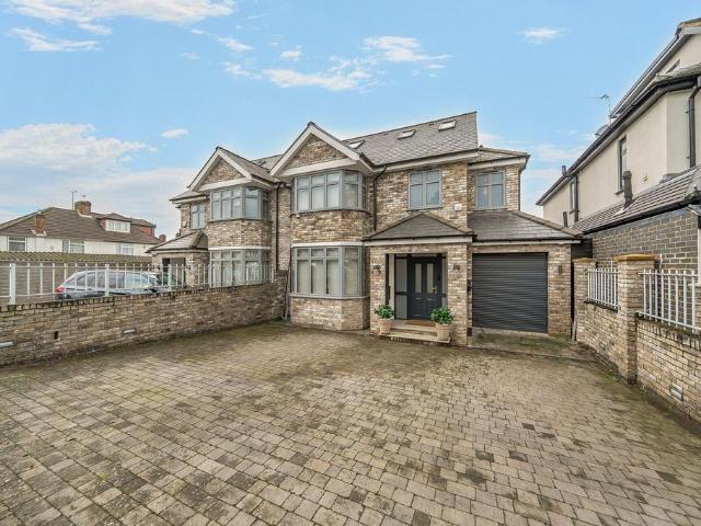 4 bedroom semi detached house for sale