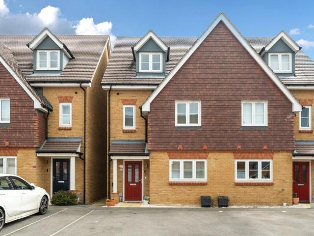 4 bedroom semi detached house for sale