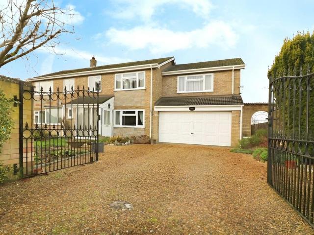 4 bedroom semi detached house for sale