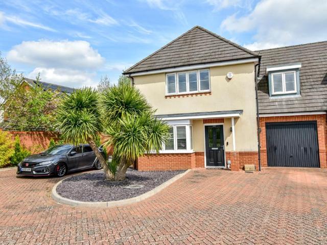 4 bedroom semi detached house for sale