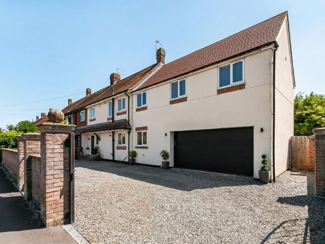 4 bedroom semi detached house for sale