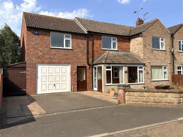4 bedroom semi detached house for sale