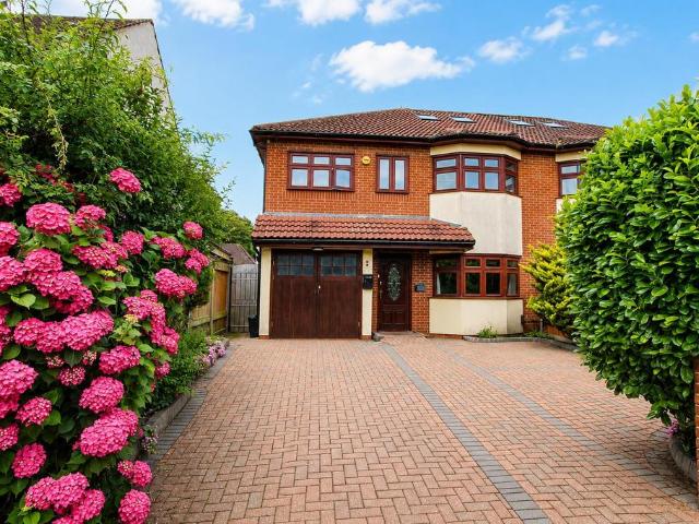 4 bedroom semi detached house for sale
