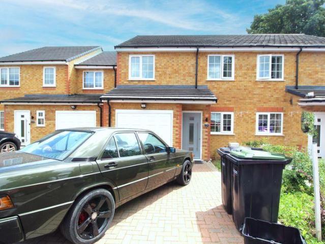 4 bedroom semi detached house for sale