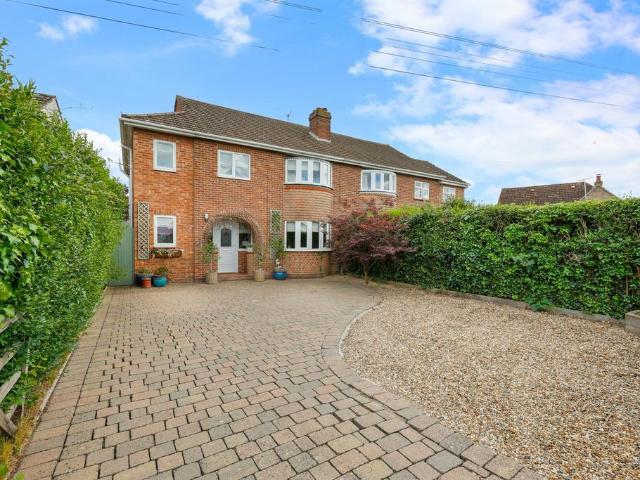 4 bedroom semi detached house for sale