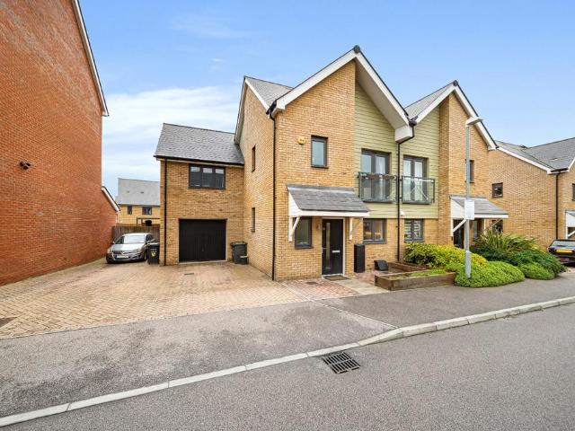 4 bedroom semi detached house for sale