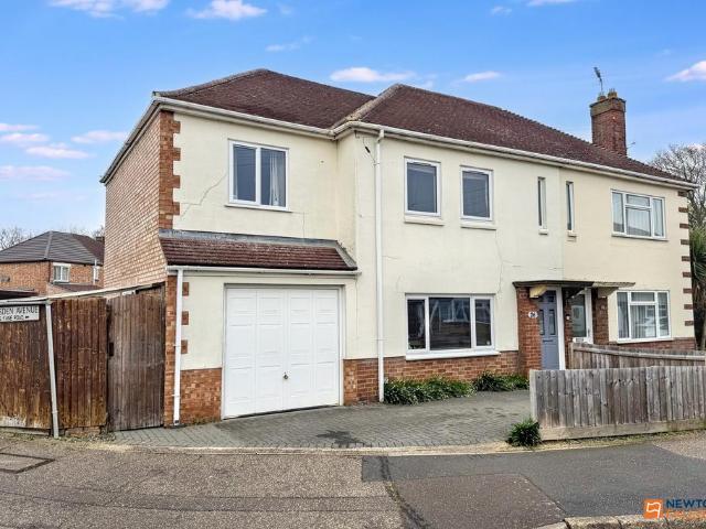 4 bedroom semi detached house for sale