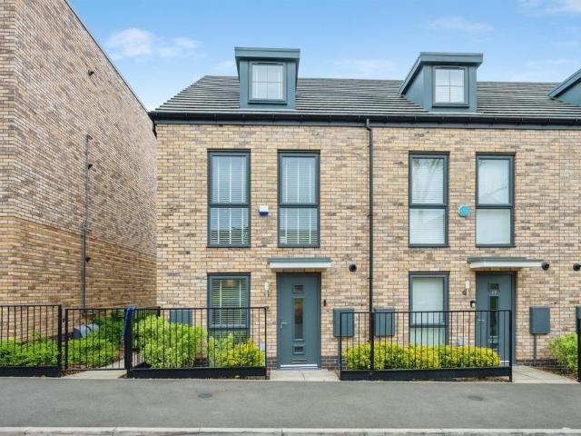 4 bedroom semi detached house for sale