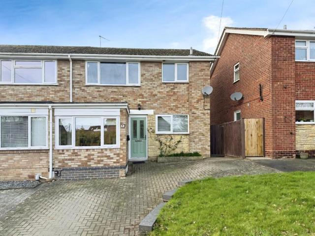 4 bedroom semi detached house for sale