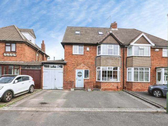 4 bedroom semi detached house for sale