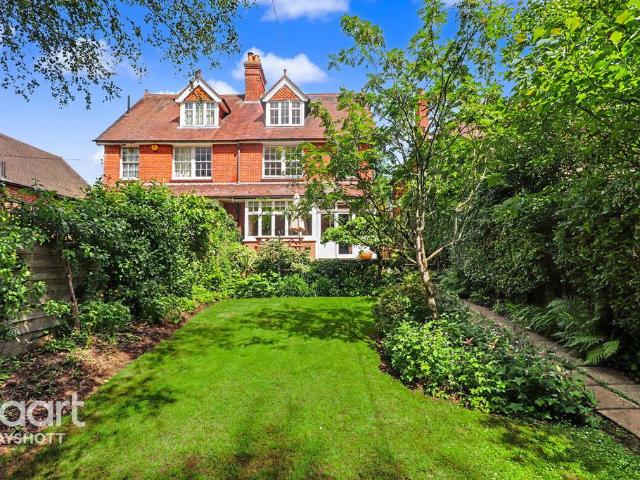 4 bedroom semi detached house for sale