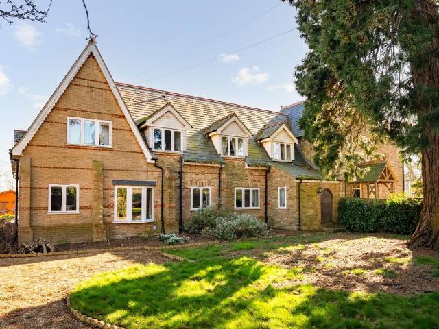4 bedroom semi detached house for sale