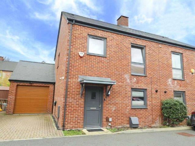 4 bedroom semi detached house for sale