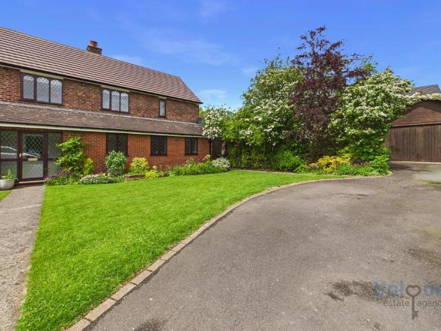4 bedroom semi detached house for sale
