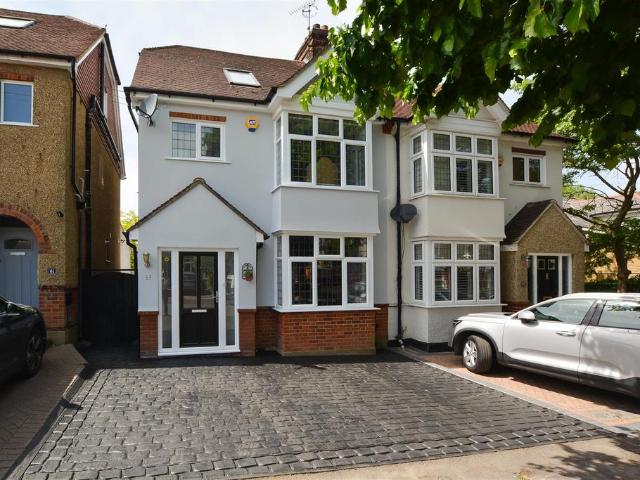 4 bedroom semi detached house for sale