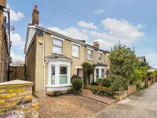 4 bedroom semi detached house for sale