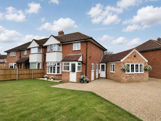 4 bedroom semi detached house for sale