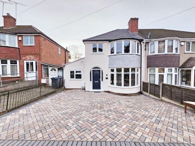 4 bedroom semi detached house for sale