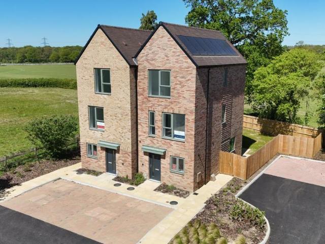 4 bedroom semi detached house for sale