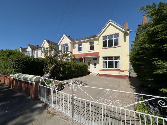 4 bedroom semi detached house for sale