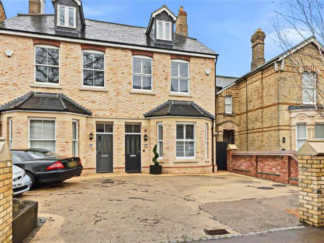 4 bedroom semi detached house for sale