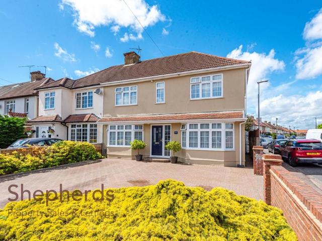 4 bedroom semi detached house for sale