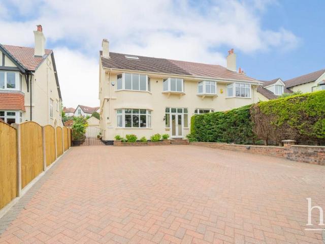 4 bedroom semi detached house for sale