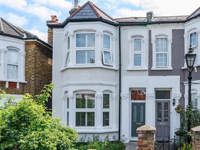 4 bedroom semi detached house for sale