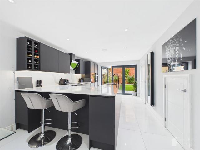 4 bedroom house for sale