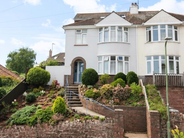 4 bedroom semi detached house for sale
