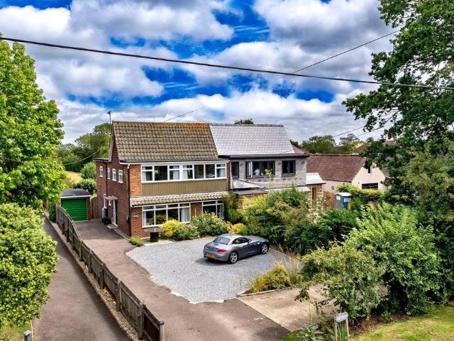 4 bedroom semi detached house for sale