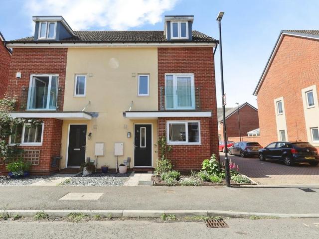 4 bedroom semi detached house for sale