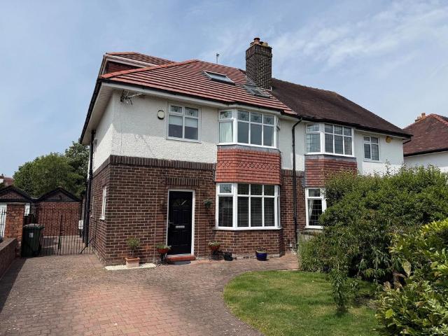 4 bedroom semi detached house for sale