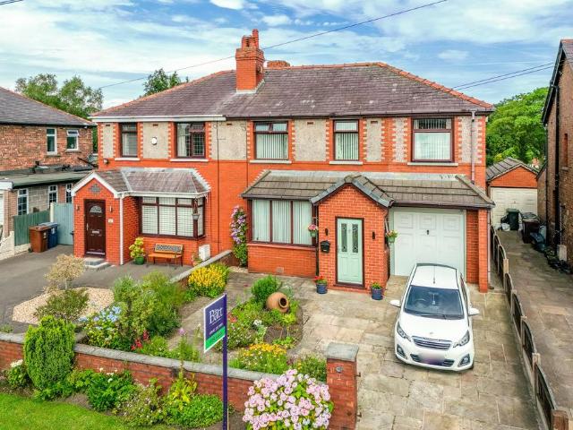 4 bedroom semi detached house for sale