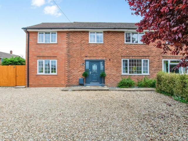 4 bedroom semi detached house for sale