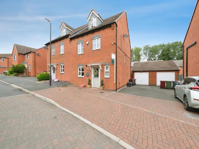 4 bedroom semi detached house for sale