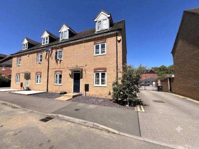 4 bedroom semi detached house for sale