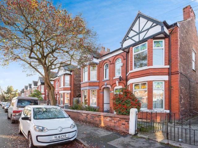 4 bedroom semi detached house for sale