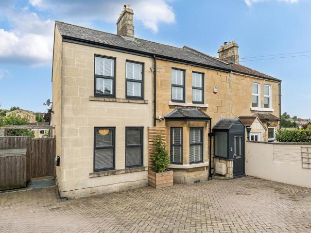 4 bedroom semi detached house for sale