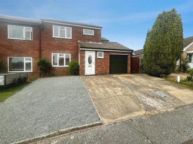 4 bedroom semi detached house for sale